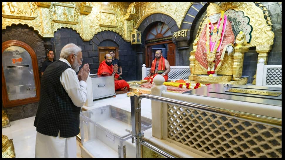 In Pics: PM Modi's Spiritual Visit To Sai Baba Temple In Shirdi | News ...