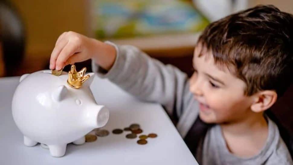 10 Steps To Help Children Learn About Money Management - Expert's Tips ...