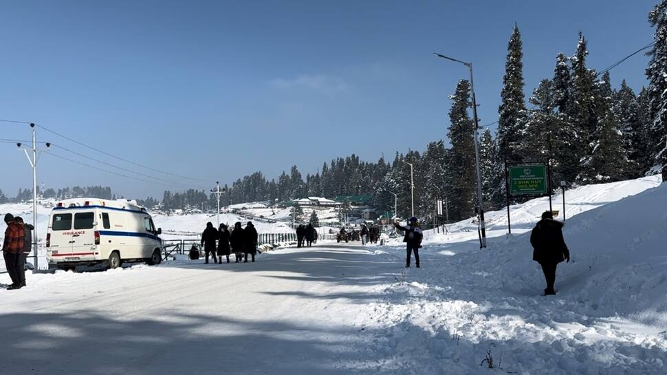 Gulmarg Transforms Into A Snowy Paradise As Tourists Flock To Witness ...