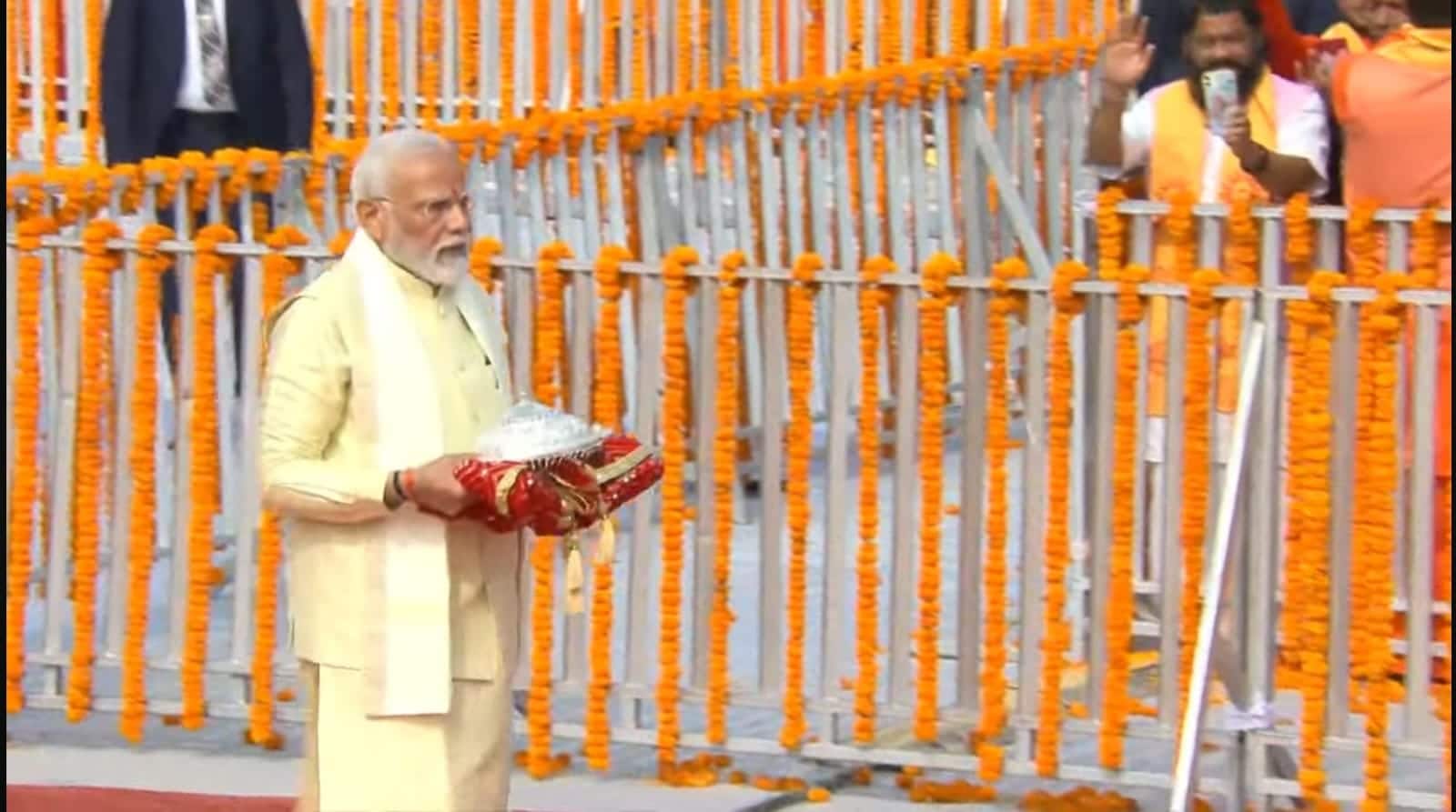 First Pics Of PM Narendra Modi With 'Silver Chhatra' At Ram Temple In ...