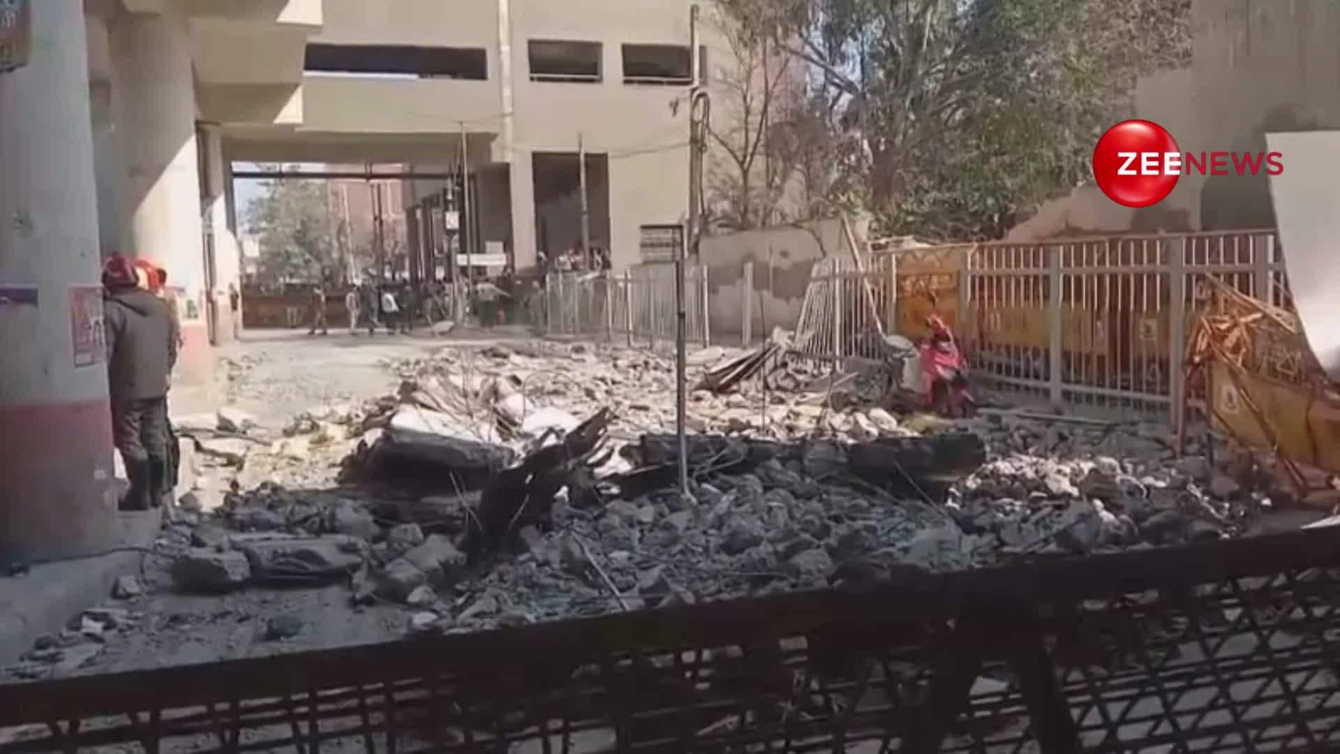Delhi Metro: Side Slab Of The Boundary wall Collapsed At Gokulpuri ...