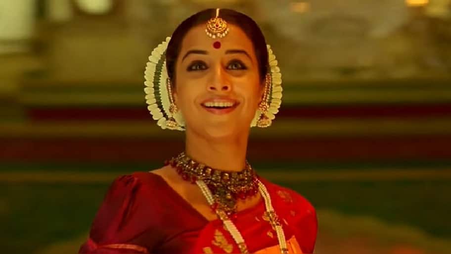 Bhool Bhulaiyaa 3: Vidya Balan Announces Grand Comeback Of OG Manjulika ...