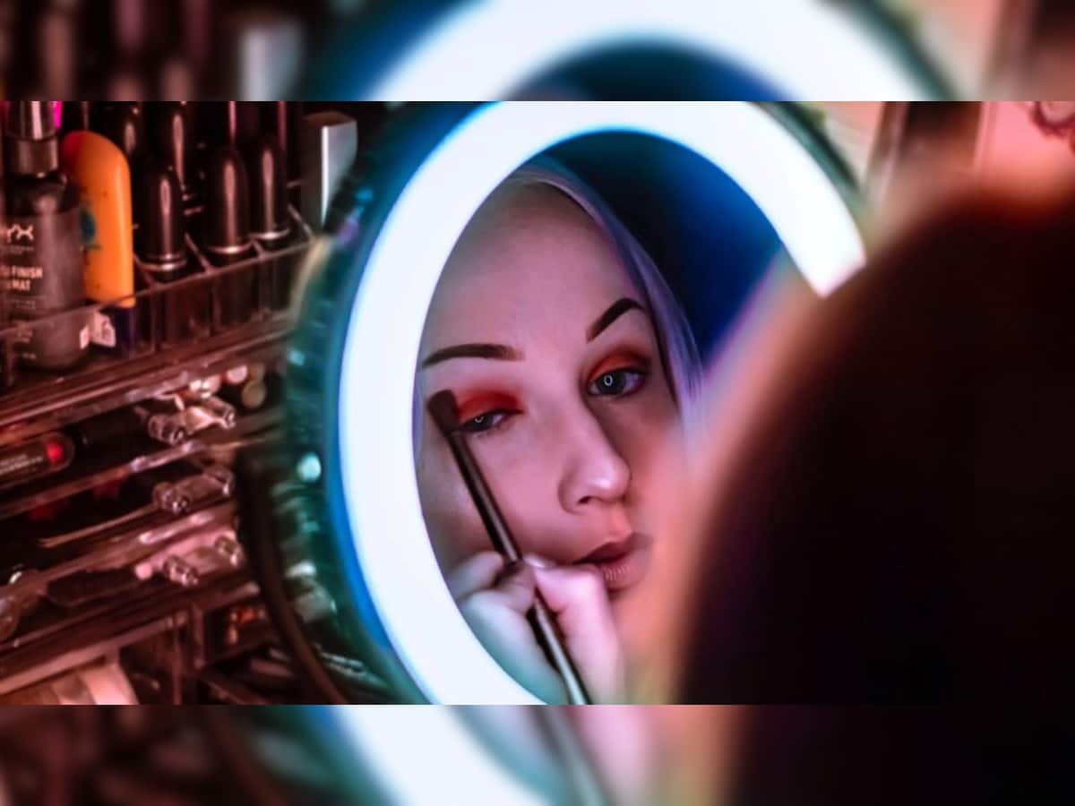 Cosmetics And Skin Health: Does Makeup Lead To Skin Ageing - Expert ...