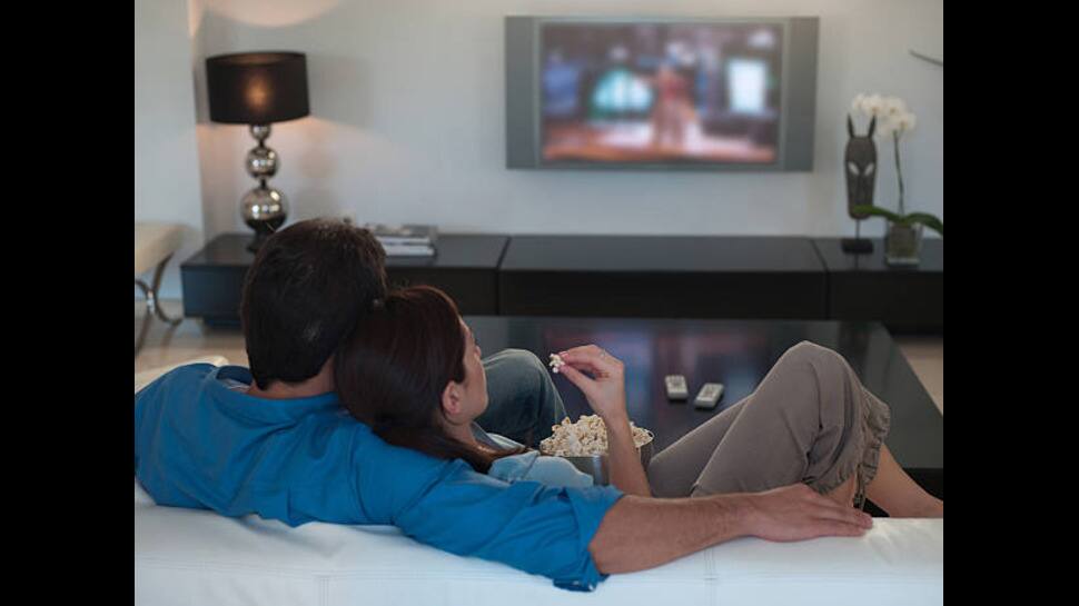 Ultimate Guide to Hosting a Perfect Movie Night At Home | Lifestyle ...