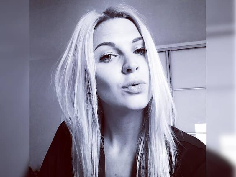 Who Is Joe Root's Wife Carrie Cotterell? In Pics | News | Zee News