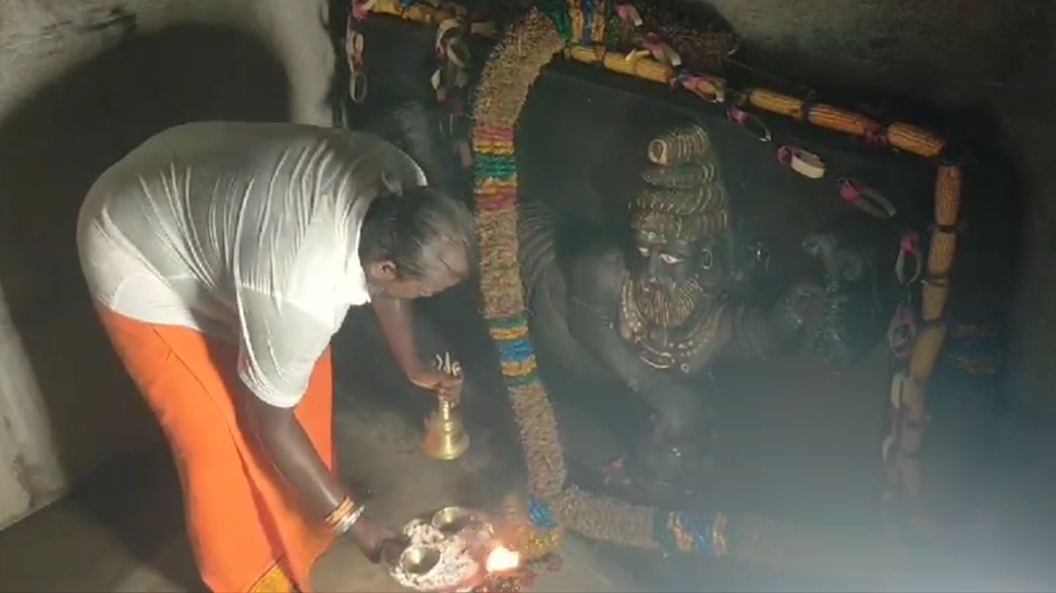 In Pics: India's First Temple Of Alien Deity; People Start Offering ...