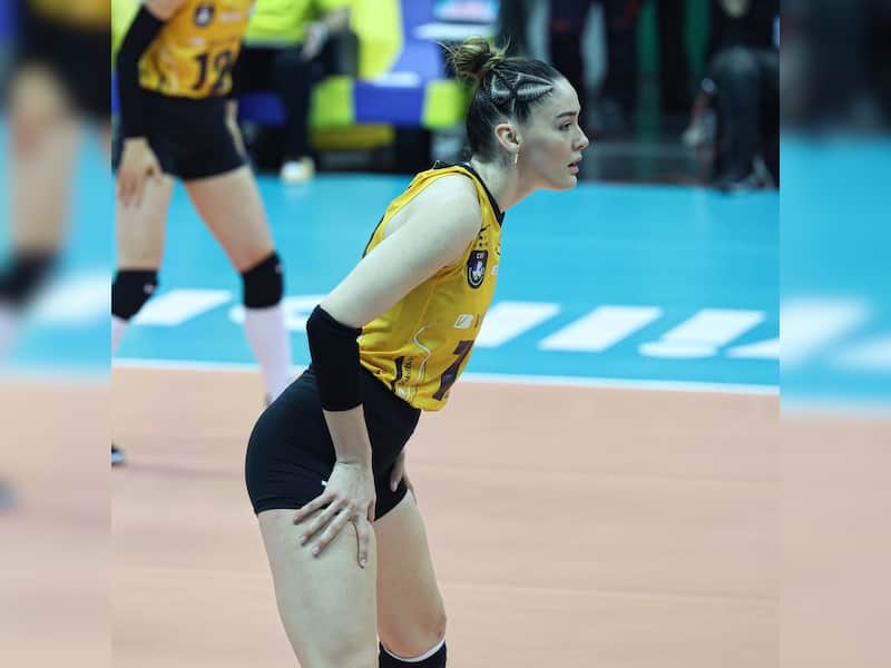 Meet Zehra Gunes: The 6'6" Volleyball Star Captivating the Paris ...