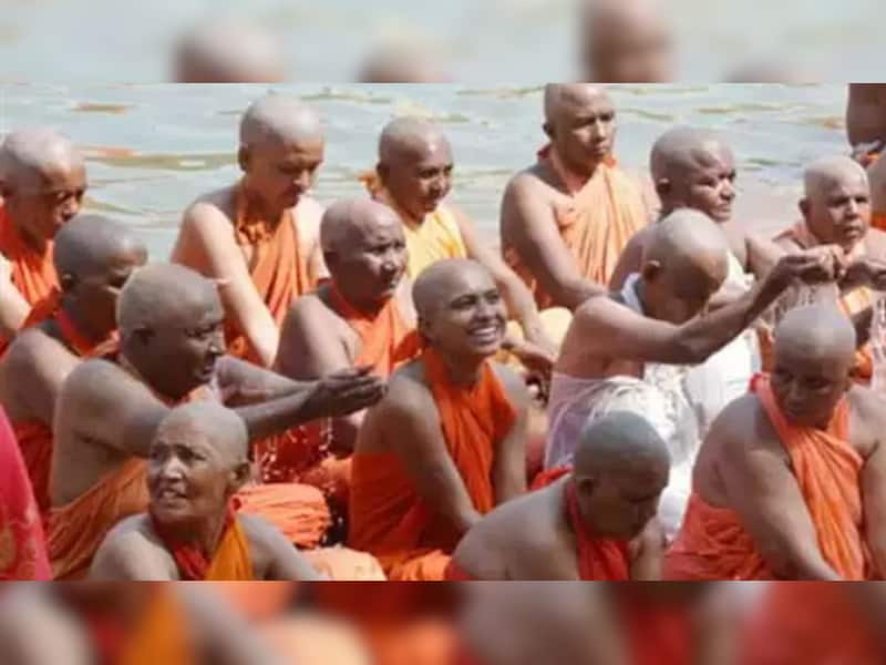 Who Are Female Naga Sadhus: Know All About Their Rituals And Mysterious ...