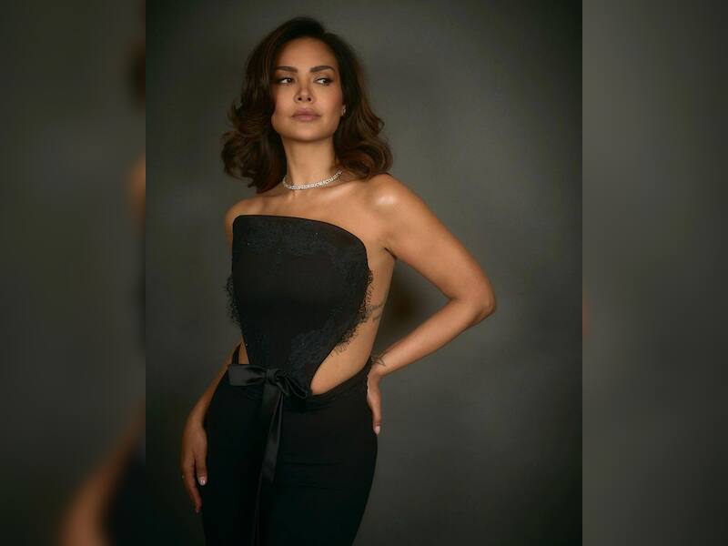 Esha Gupta Turns Sexy And Elegant All At Once In A Black Tube Bodycon ...
