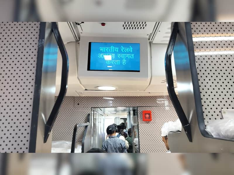 First Look: Vande Bharat Sleeper Train Set To Outshine Rajdhani! See Exclusive Photos, Check ...