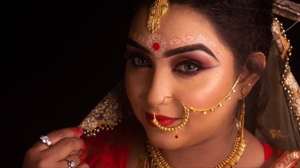 7 Amazing Benefits Of Wearing Bindi | News | Zee News
