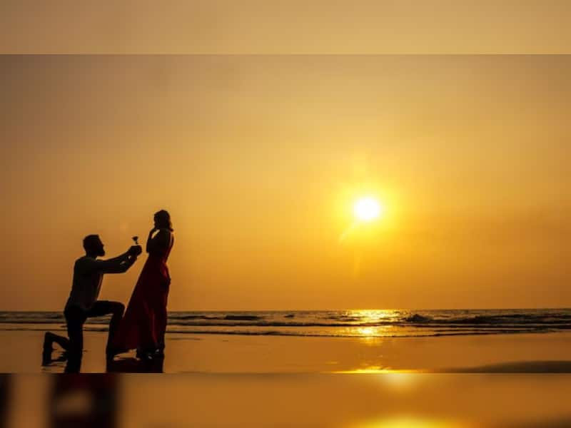 10 Most Romantic Ways To Propose Your Partner | News | Zee News