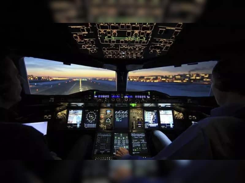 Step Inside The World’s Biggest Passenger Plane Airbus A380; 73-Meter ...