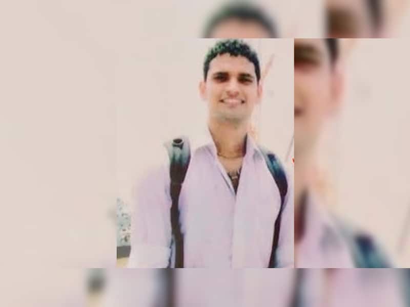 Meet Army Officer Who Left His Career In 2017 To Become Premanand Ji ...