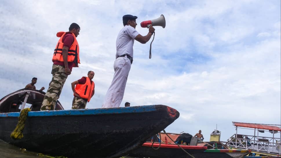Cyclone Dana Live: NDRF Removes Uprooted Trees In Odisha, People Take ...