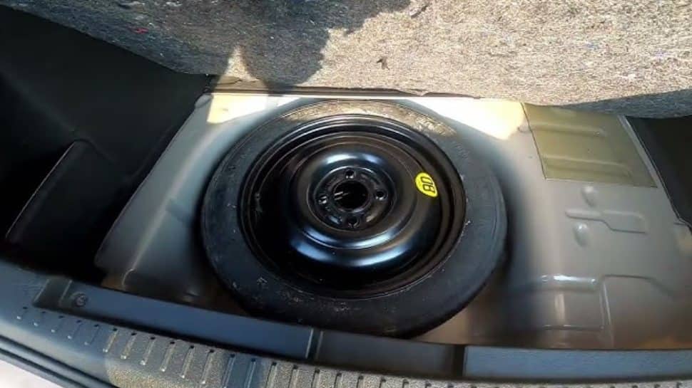 Why Is Stepney Tyre Smaller Than Regular Tyres? Reasons Explained ...