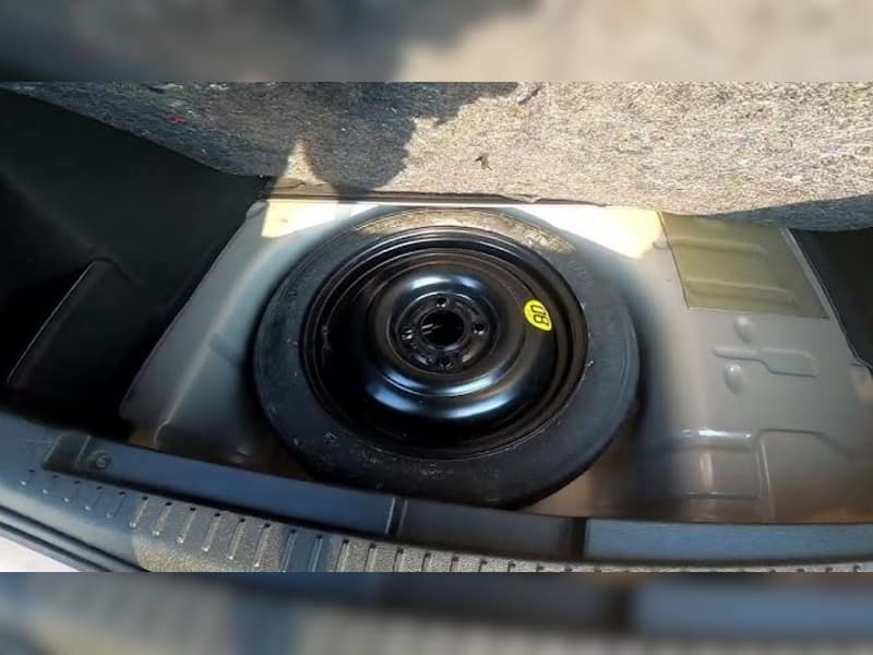 Why Is Stepney Tyre Smaller Than Regular Tyres? Reasons Explained ...