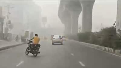 Smog Crisis in Pakistan: AQI Surges Past 2000 in Multan, Lockdowns ...