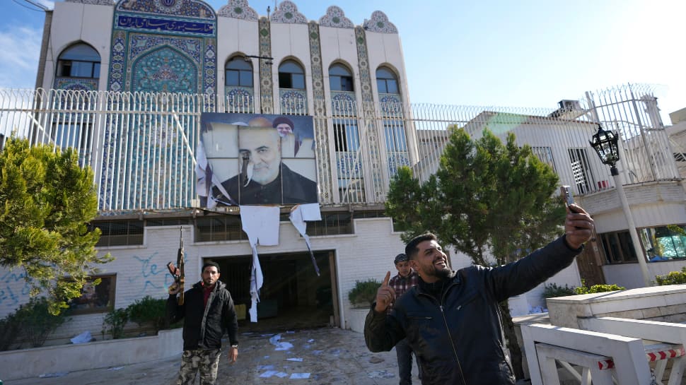 Story Of Syrian Rebels' Flag: The Opposition's Banner Soon-to-Be Nation ...