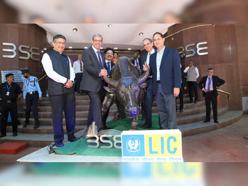 How To Check Your LIC Policy Status, Dues On WhatsApp --Complete Steps ...