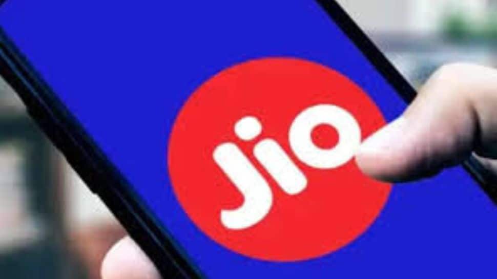 Jio's New Year Dhamaka: Recharge With Rs 2025 'Welcome Plan', Get Rs ...