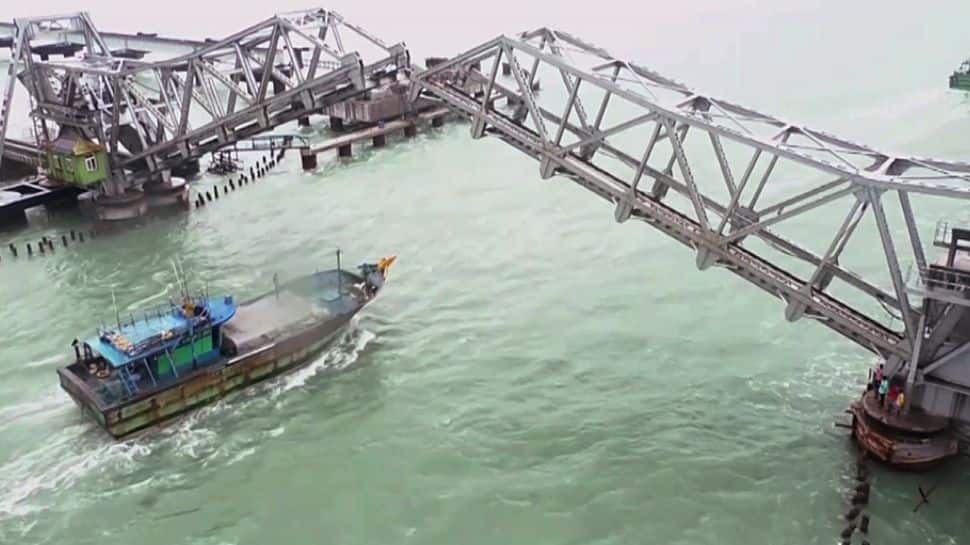 Indian Railways' Engineering Marvel: Country’s First Vertical Lift Sea ...