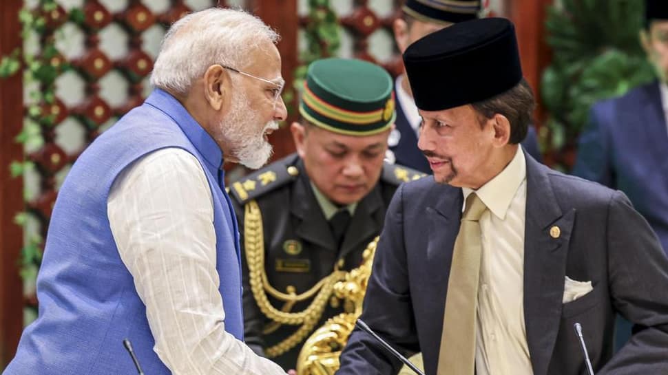 World’s Richest Monarch? THIS Sultan Paid Michael Jackson $17 Million For 3 Live Shows, Owns ...