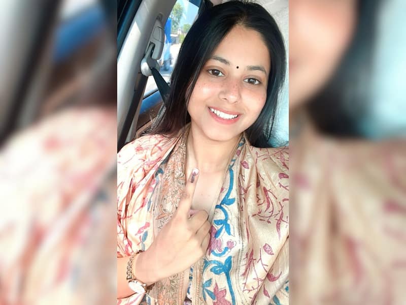 Who is Priya Saroj? 26-Year-Old Samajwadi Party MP Linked With Rinku ...
