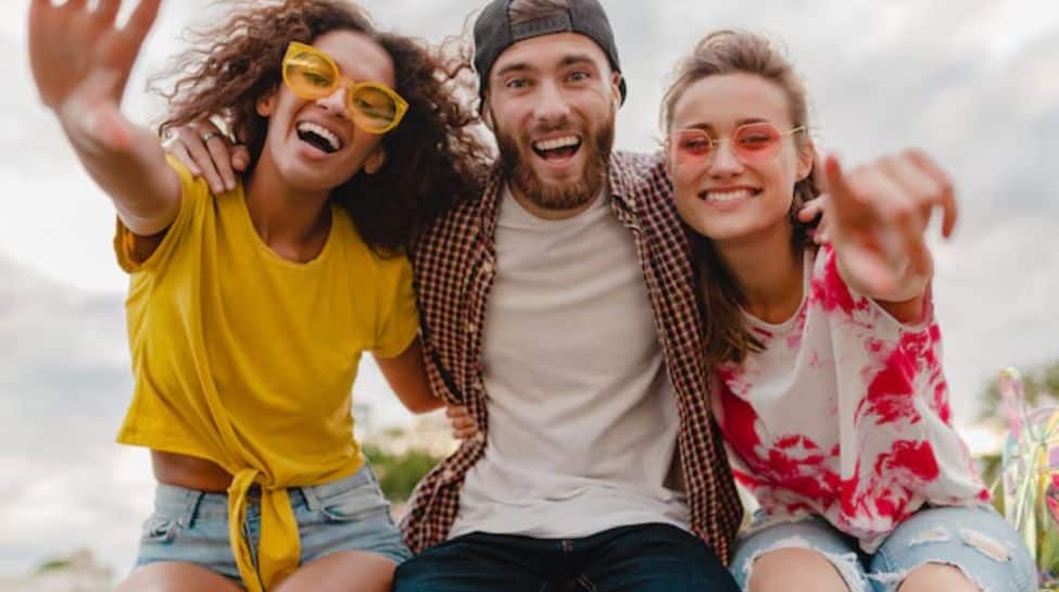 1 In 4 Singles Turn Dating App Connections Into Friendships | Lifestyle ...