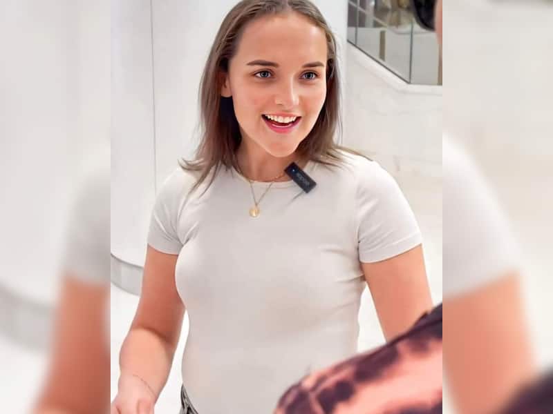 Who Is Amelia Kerr? New Zealand Cricketer Who Won ICC Women's Cricketer ...