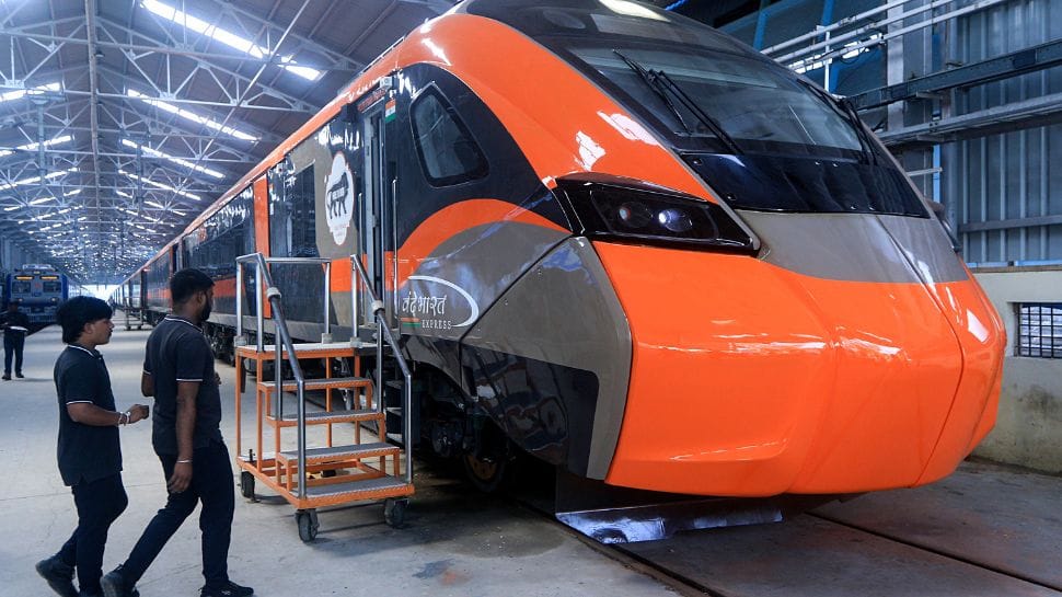 India's Fastest Train: Its Not Tejas Express, Rajdhani, Shatabdi ...