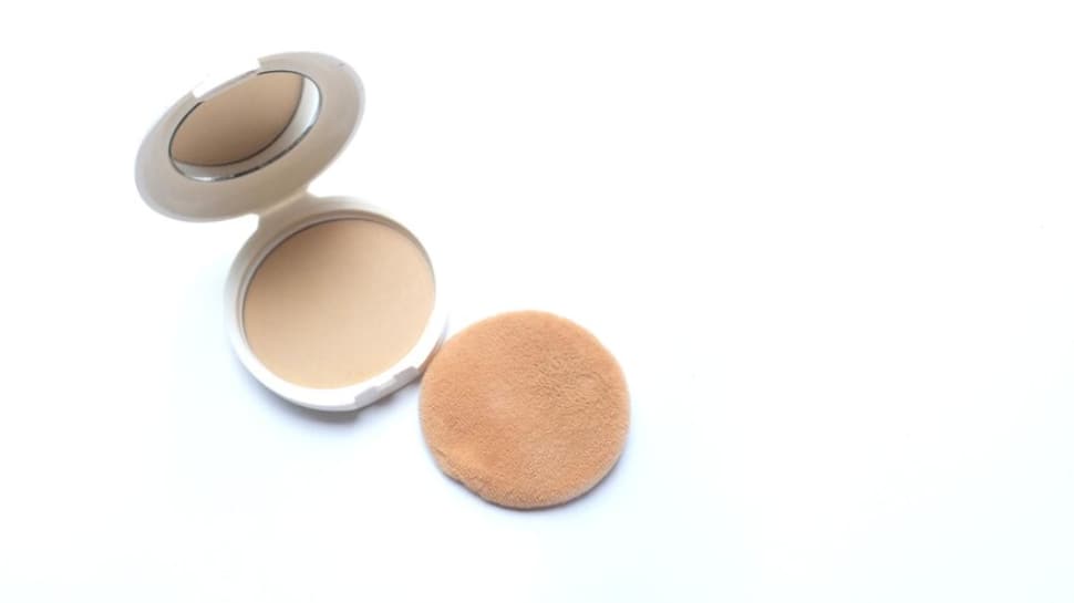 Perfect Your Canvas: Buying the Best Compact Powders | Personal-care ...