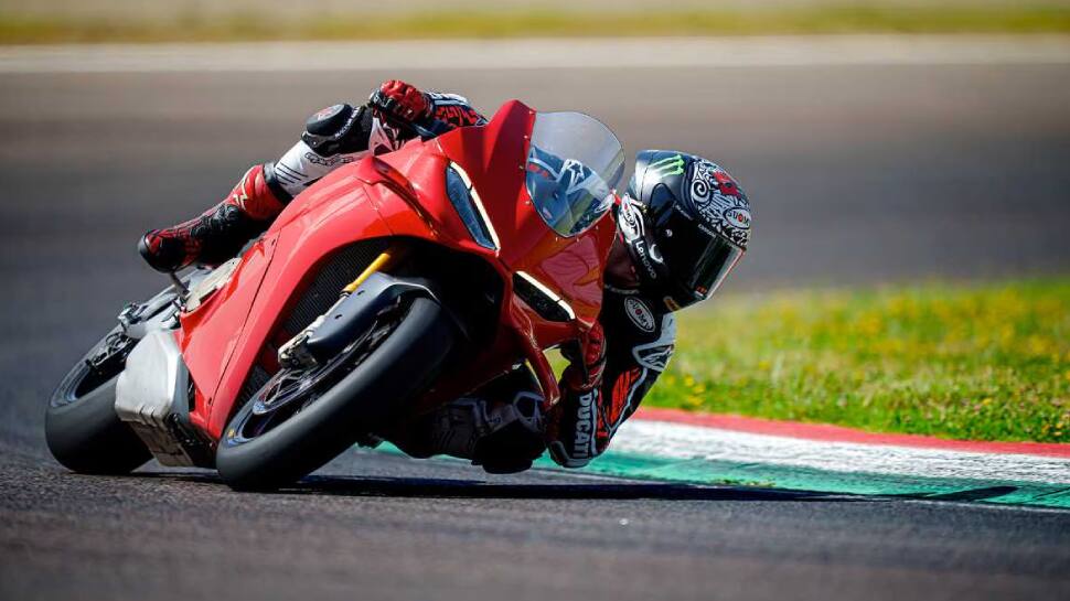 2025 Ducati Panigale V4 Launched In India At Rs 29.99 Lakh — Features ...