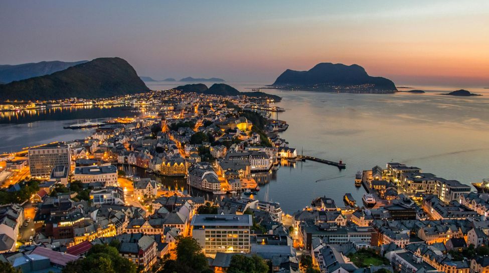Sun Never Sets In THIS Country: These is NO NIGHT for 76 Days- Read ...
