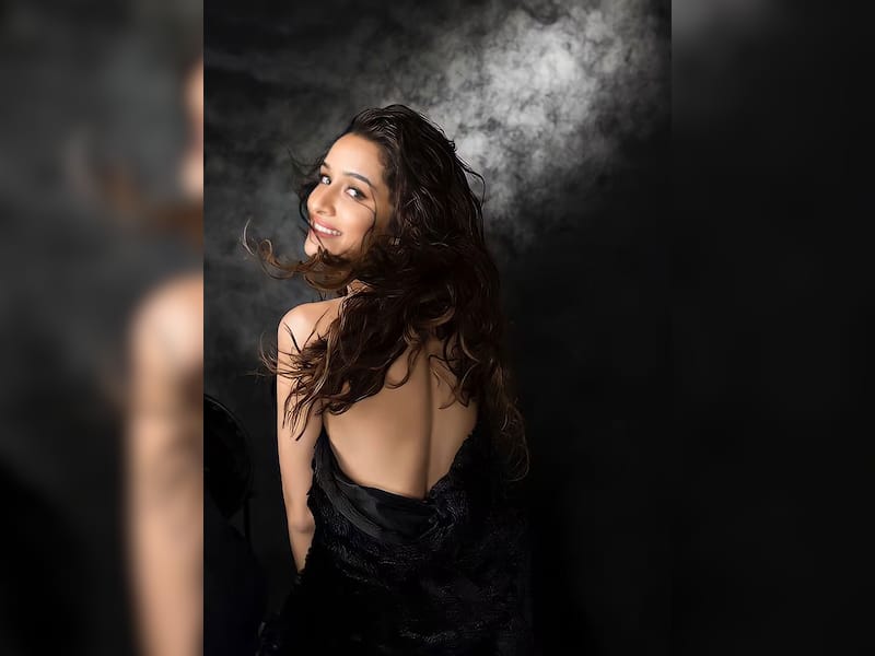 5 Bollywood Actresses In Bold Topless Photoshoots: Disha Patani ...