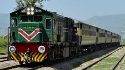 Pakistan Jaffar Express Hijack: BLA Claims 20 Soldiers Killed, Holds ...