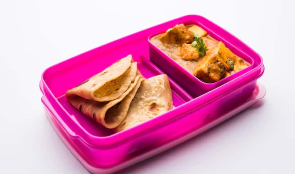 Top 4 Lunch Boxes for Women: Fashionable, Easy & Online on Flipkart ...
