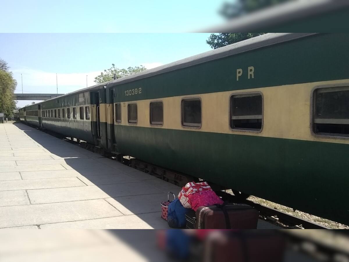 This Is Pakistan's Fastest Train Connecting Karachi And Lahore; Top ...
