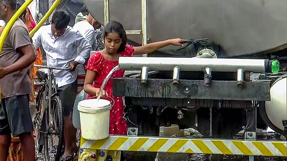 Mumbai Water Crisis Update: Tanker Strike Continues; CM Fadnvais ...