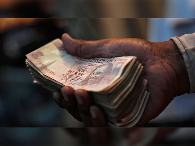 How Much Money Can You Deposit In Savings Account? What Is The Single ...