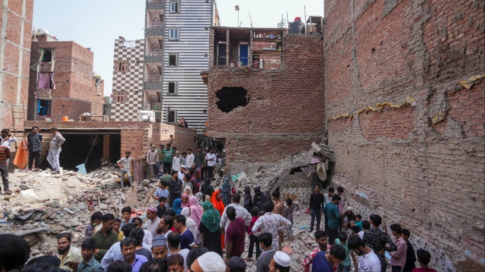 4 MCD Officials Face Heat In Crackdown After Illegal High-Rise Building ...