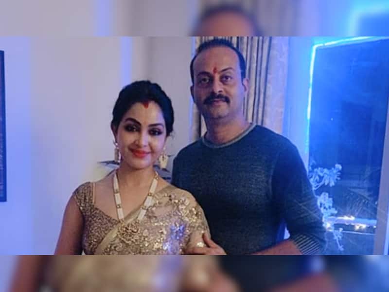 Who Is Shubhangi Atre's Ex-Husband Piyush Poorey? Know All About His ...