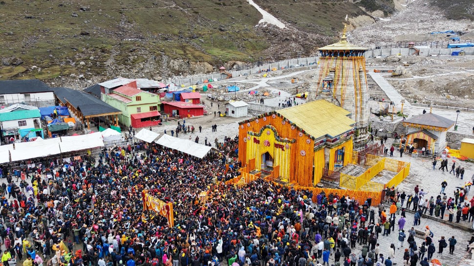 Echoes Of Faith And Flower Shower Engulf Shri Kedarnath Dham As Doors ...