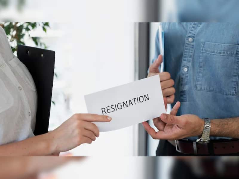 Employee Guide: Planning To Resign? Collect THESE 9 Mandatory Documents ...