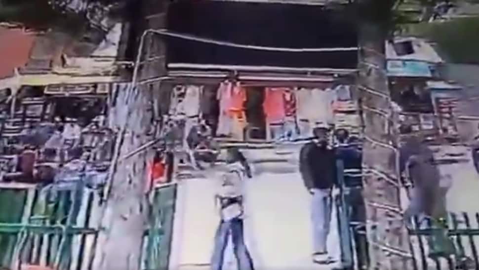 Watch: New Video Emerges Showing Chaos In Pahalgam Market After ...