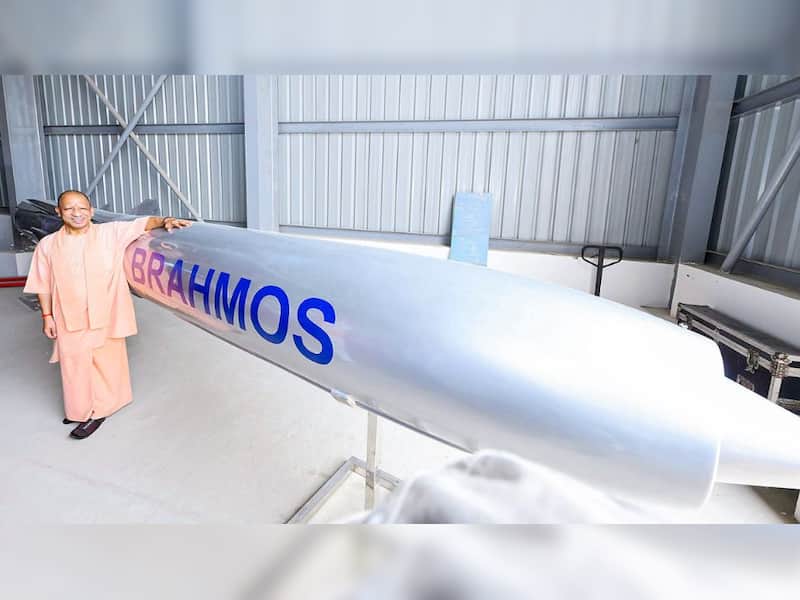 Brutal BrahMos: India's Fastest Cruise Missile That Flattened Pakistani ...