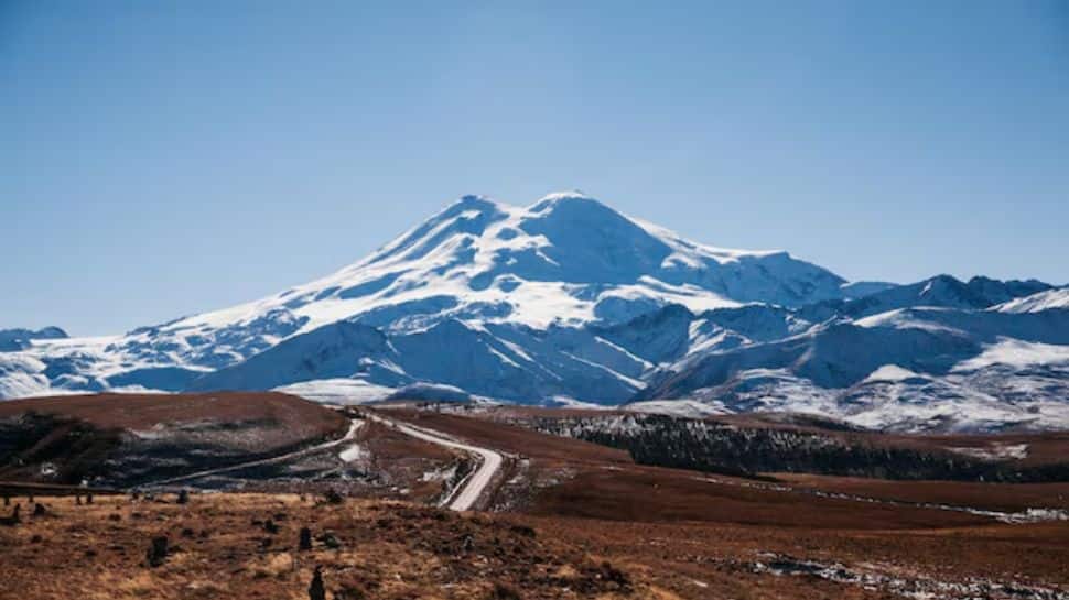 Discover 10 Most Breathtaking And Beautiful Mountains To Visit Around ...