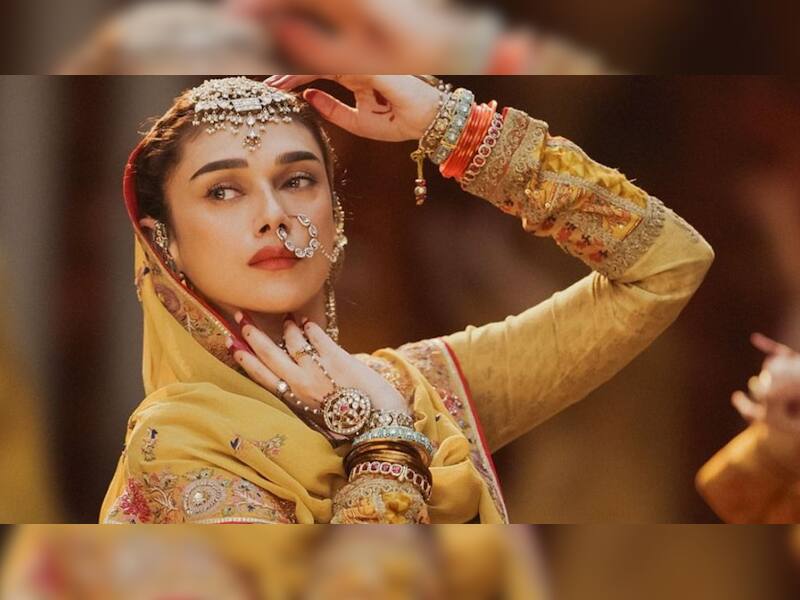 Meet The 46-Year-Old Actress-Singer Whose Great-Grandfather Was Prime ...