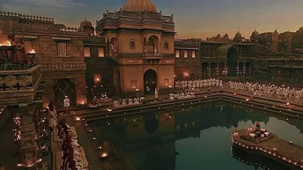 Breathtaking Visual Tour Of 8 Blockbuster Bollywood Films With Grand ...