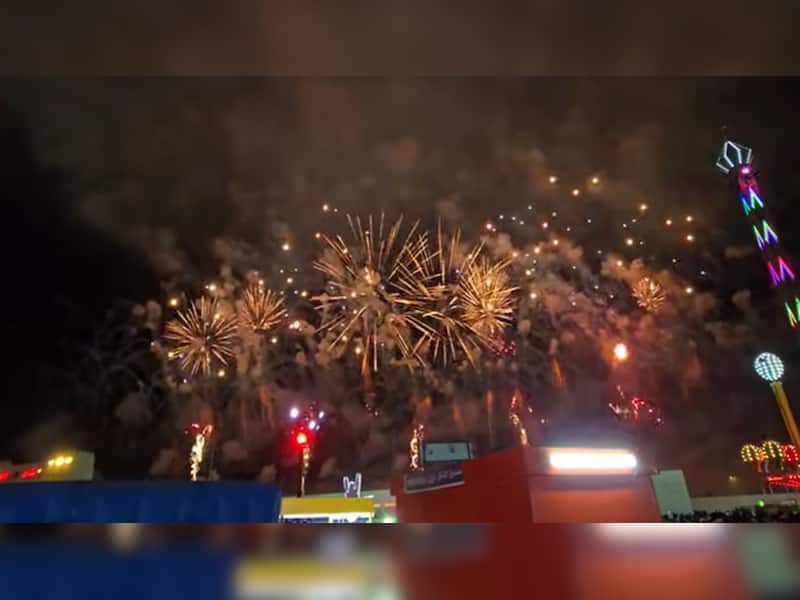 World's Largest Fireworks: Abu Dhabi Creates Guinness World Records ...